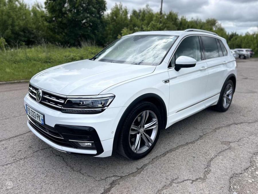 White Volkswagen Tiguan 2020 in Panevezys, with an engine capacity of 1.97 L and mileage of 208 thousand km for 16500 €, photo 1 on AUTOMOTO.COM.LV