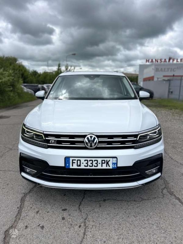 White Volkswagen Tiguan 2020 in Panevezys, with an engine capacity of 1.97 L and mileage of 208 thousand km for 16500 €, photo 3 on AUTOMOTO.COM.LV
