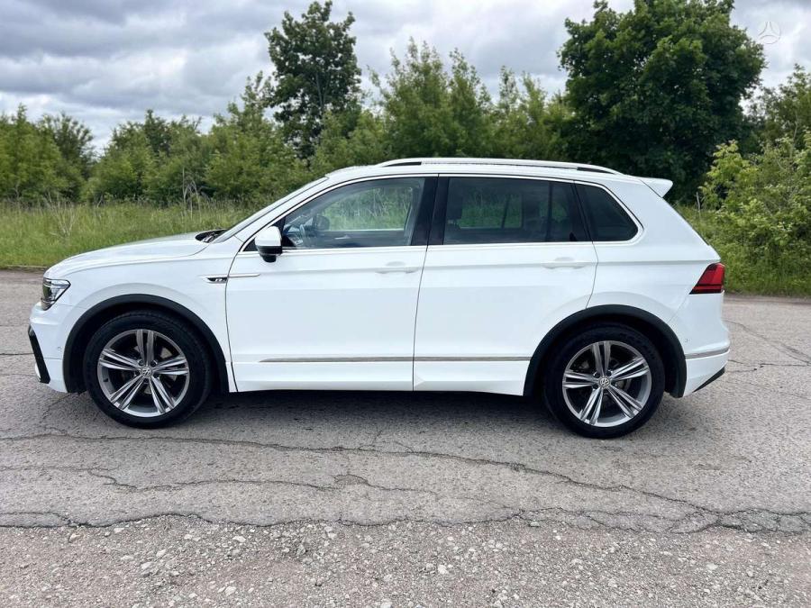 White Volkswagen Tiguan 2020 in Panevezys, with an engine capacity of 1.97 L and mileage of 208 thousand km for 16500 €, photo 7 on AUTOMOTO.COM.LV