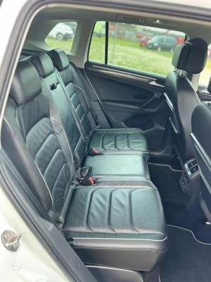 White Volkswagen Tiguan 2020 in Panevezys, with an engine capacity of 1.97 L and mileage of 208 thousand km for 16500 €, photo 16 on AUTOMOTO.COM.LV