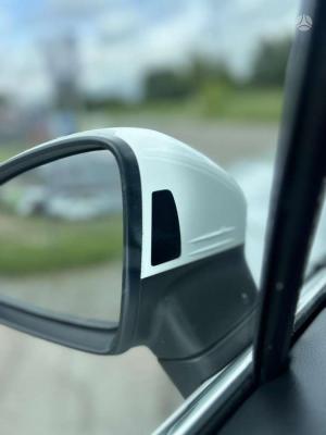 White Volkswagen Tiguan 2020 in Panevezys, with an engine capacity of 1.97 L and mileage of 208 thousand km for 16500 €, photo 19 on AUTOMOTO.COM.LV
