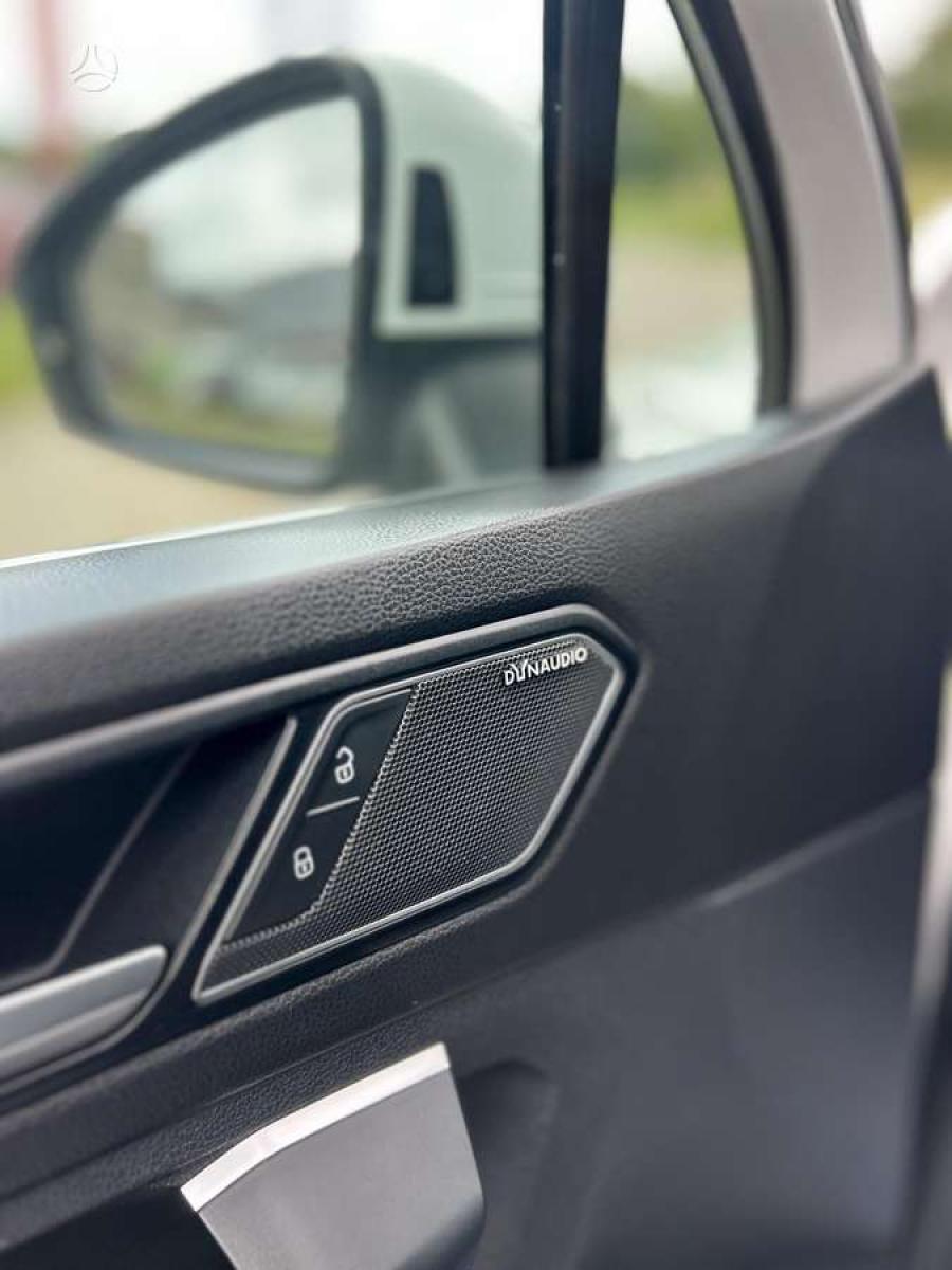 White Volkswagen Tiguan 2020 in Panevezys, with an engine capacity of 1.97 L and mileage of 208 thousand km for 16500 €, photo 21 on AUTOMOTO.COM.LV