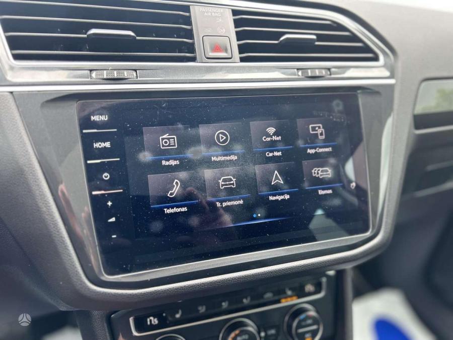 White Volkswagen Tiguan 2020 in Panevezys, with an engine capacity of 1.97 L and mileage of 208 thousand km for 16500 €, photo 28 on AUTOMOTO.COM.LV