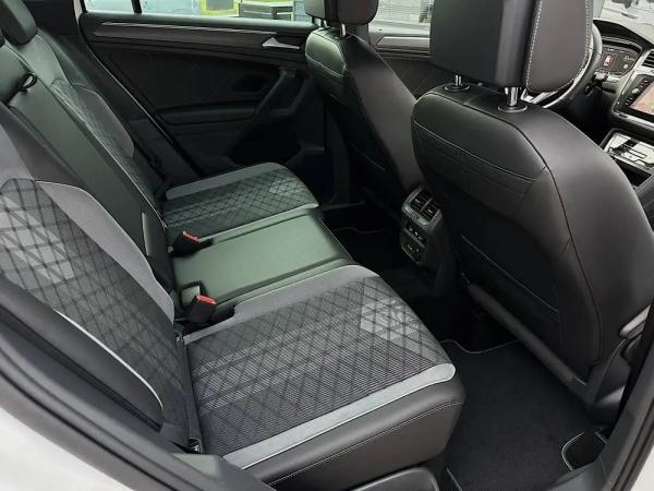 White Volkswagen Tiguan 2020 in Jelgava, with an engine capacity of 1.50 L and mileage of 199 thousand km for 23800 €, photo 9 on AUTOMOTO.COM.LV