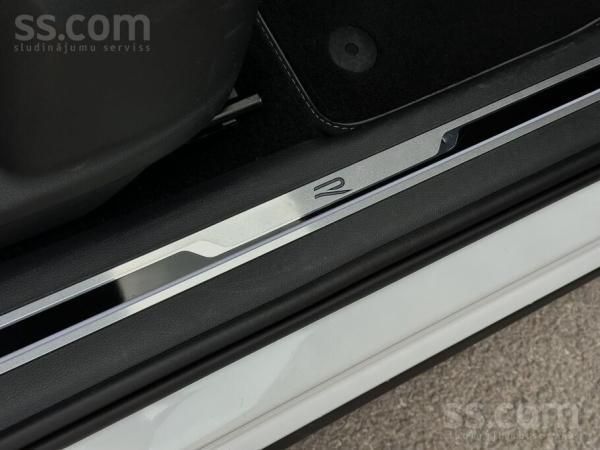 White Volkswagen Tiguan 2020 in Jelgava, with an engine capacity of 1.50 L and mileage of 199 thousand km for 23500 €, photo 7 on AUTOMOTO.COM.LV