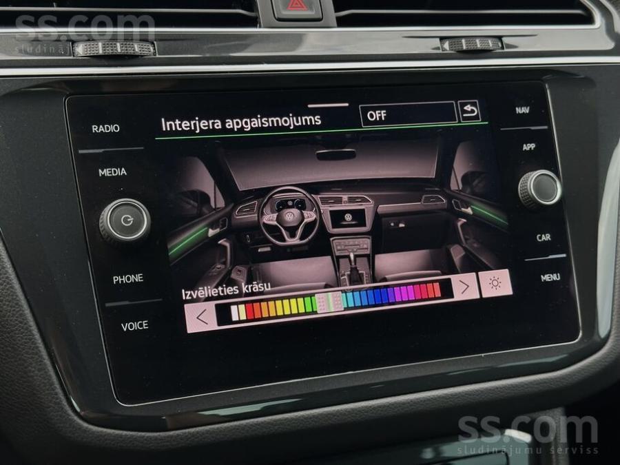 Balts Volkswagen Tiguan 2020 Jelgava, ar dzinēja tilpumu 1.50 L un nobraukumu 199 tūkst. km par 23500 €, foto 16 vietnē AUTOMOTO.COM.LV