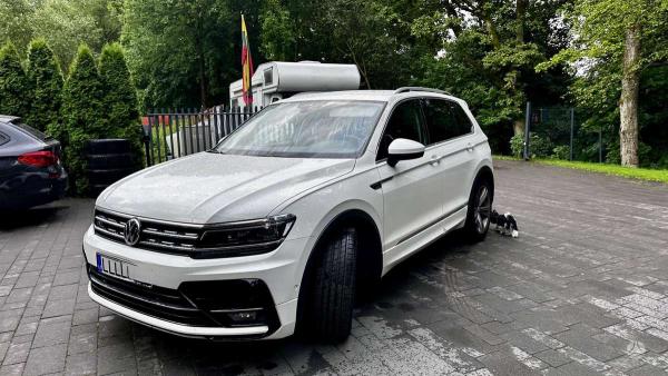White Volkswagen Tiguan 2020 in Kaunas, with an engine capacity of 1.50 L and mileage of 89 thousand km for 18500 €, photo 2 on AUTOMOTO.COM.LV