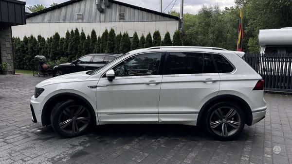 White Volkswagen Tiguan 2020 in Kaunas, with an engine capacity of 1.50 L and mileage of 89 thousand km for 18500 €, photo 6 on AUTOMOTO.COM.LV