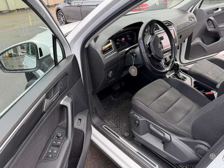 Balts Volkswagen Tiguan 2020 Kauņa, ar dzinēja tilpumu 1.50 L un nobraukumu 89 tūkst. km par 18500 €, foto 18 vietnē AUTOMOTO.COM.LV