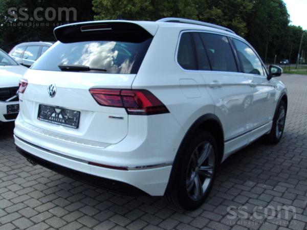 White Volkswagen Tiguan 2020 in Riga, with an engine capacity of 2.00 L and mileage of 211 thousand km for 23000 €, photo 3 on AUTOMOTO.COM.LV
