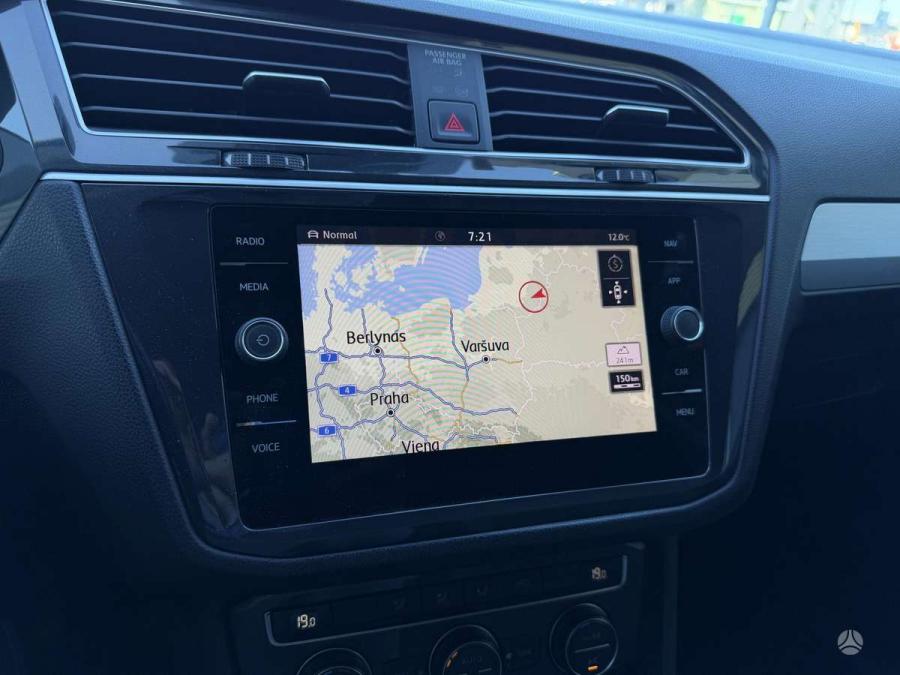 Balts Volkswagen Tiguan 2020 Viļņa, ar dzinēja tilpumu 1.97 L un nobraukumu 179 tūkst. km par 18999 €, foto 21 vietnē AUTOMOTO.COM.LV