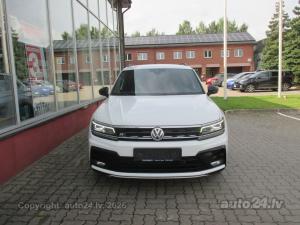 White Volkswagen Tiguan 2020 in Tartu, with an engine capacity of 2.00 L and mileage of 219 thousand km for 19990 €, photo 3 on AUTOMOTO.COM.LV
