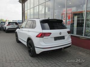White Volkswagen Tiguan 2020 in Tartu, with an engine capacity of 2.00 L and mileage of 219 thousand km for 19990 €, photo 6 on AUTOMOTO.COM.LV