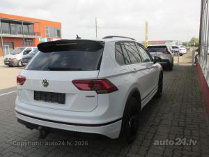White Volkswagen Tiguan 2020 in Tartu, with an engine capacity of 2.00 L and mileage of 219 thousand km for 19990 €, photo 7 on AUTOMOTO.COM.LV