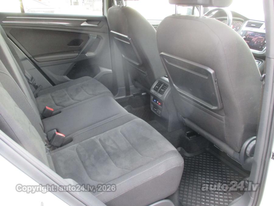 White Volkswagen Tiguan 2020 in Tartu, with an engine capacity of 2.00 L and mileage of 219 thousand km for 19990 €, photo 9 on AUTOMOTO.COM.LV