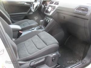 White Volkswagen Tiguan 2020 in Tartu, with an engine capacity of 2.00 L and mileage of 219 thousand km for 19990 €, photo 10 on AUTOMOTO.COM.LV