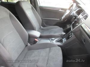 White Volkswagen Tiguan 2020 in Tartu, with an engine capacity of 2.00 L and mileage of 219 thousand km for 19990 €, photo 11 on AUTOMOTO.COM.LV