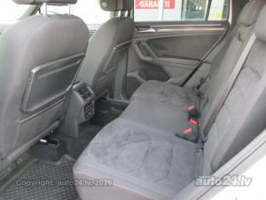 White Volkswagen Tiguan 2020 in Tartu, with an engine capacity of 2.00 L and mileage of 219 thousand km for 19990 €, photo 12 on AUTOMOTO.COM.LV