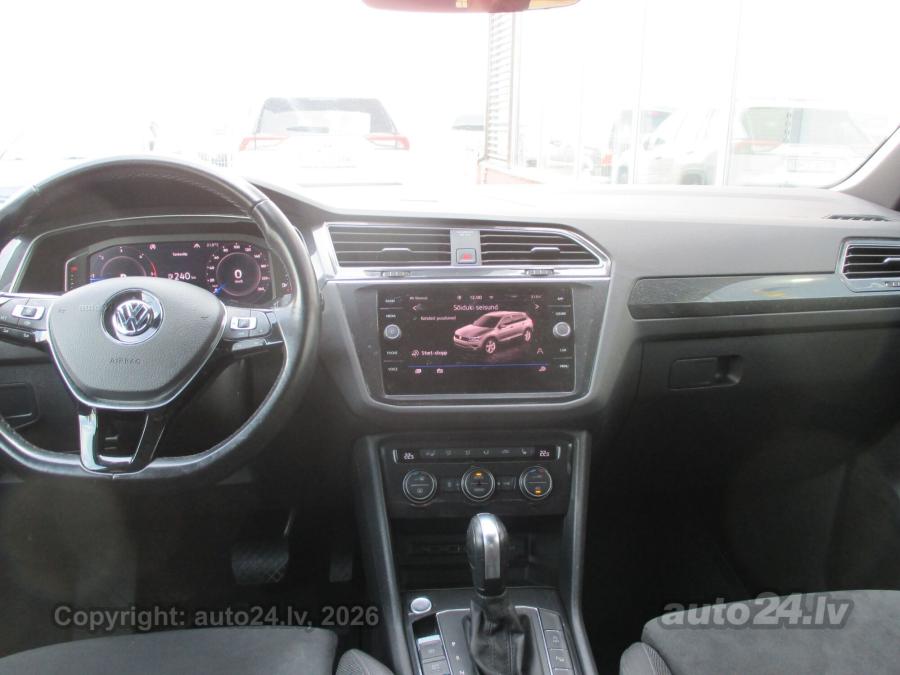 White Volkswagen Tiguan 2020 in Tartu, with an engine capacity of 2.00 L and mileage of 219 thousand km for 19990 €, photo 14 on AUTOMOTO.COM.LV