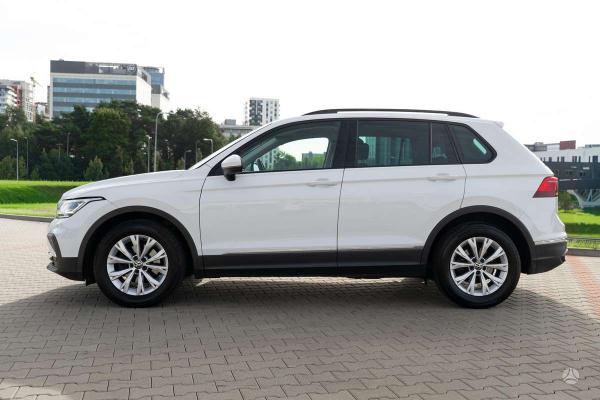 Balts Volkswagen Tiguan 2020 Viļņa, ar dzinēja tilpumu 1.50 L un nobraukumu 133 tūkst. km par 19950 €, foto 4 vietnē AUTOMOTO.COM.LV