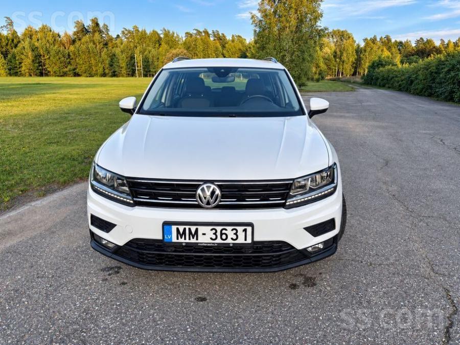 White Volkswagen Tiguan 2020 in Valmiera, with an engine capacity of 2.00 L and mileage of 173 thousand km for 14600 €, photo 3 on AUTOMOTO.COM.LV