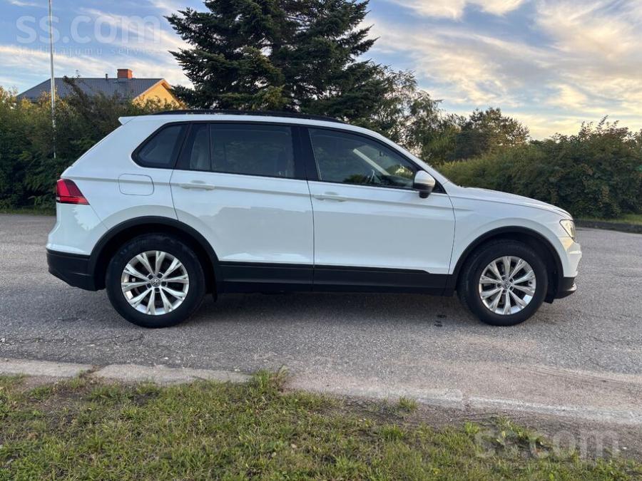 White Volkswagen Tiguan 2020 in Valmiera, with an engine capacity of 2.00 L and mileage of 173 thousand km for 14600 €, photo 4 on AUTOMOTO.COM.LV