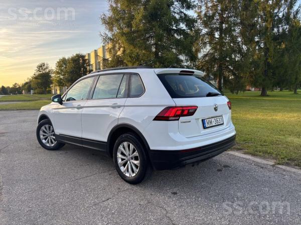 White Volkswagen Tiguan 2020 in Valmiera, with an engine capacity of 2.00 L and mileage of 173 thousand km for 14600 €, photo 6 on AUTOMOTO.COM.LV