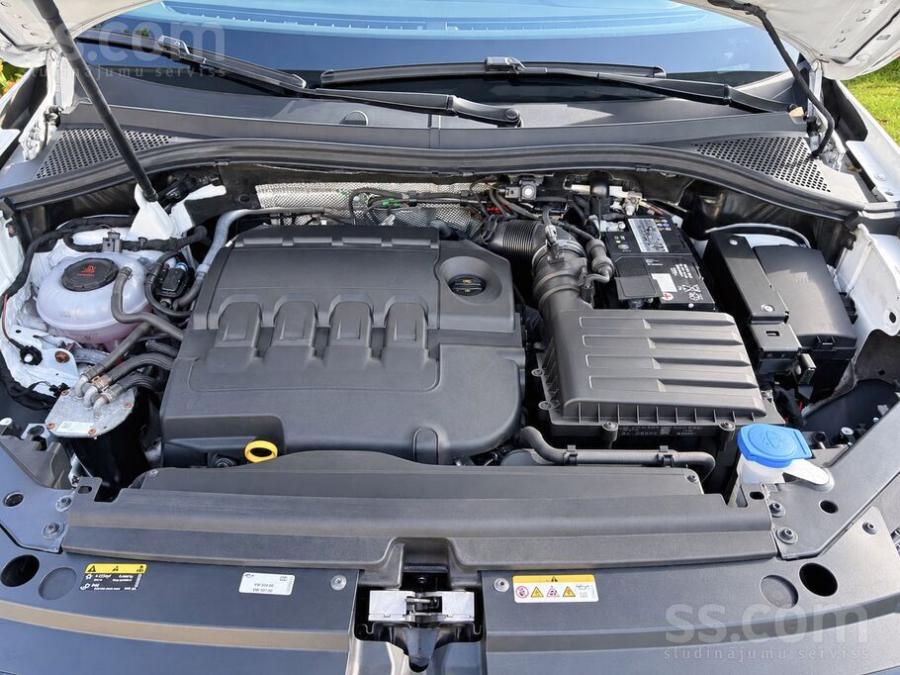 White Volkswagen Tiguan 2020 in Valmiera, with an engine capacity of 2.00 L and mileage of 173 thousand km for 14600 €, photo 8 on AUTOMOTO.COM.LV