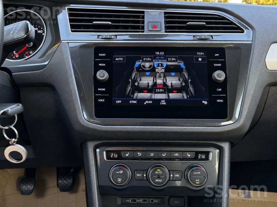 White Volkswagen Tiguan 2020 in Valmiera, with an engine capacity of 2.00 L and mileage of 173 thousand km for 14600 €, photo 13 on AUTOMOTO.COM.LV