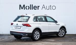 White Volkswagen Tiguan 2021 in Riga, with an engine capacity of 2.00 L and mileage of 162 thousand km for 23161 €, photo 4 on AUTOMOTO.COM.LV