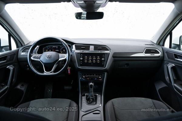 White Volkswagen Tiguan 2021 in Riga, with an engine capacity of 2.00 L and mileage of 162 thousand km for 23161 €, photo 11 on AUTOMOTO.COM.LV