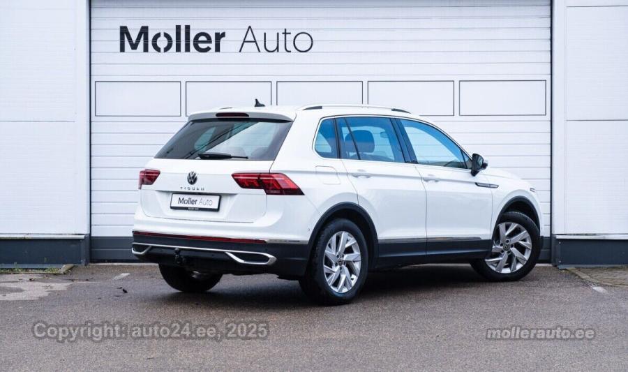 White Volkswagen Tiguan 2021 in Riga, with an engine capacity of 2.00 L and mileage of 170 thousand km for 28131 €, photo 4 on AUTOMOTO.COM.LV