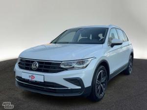 White Volkswagen Tiguan 2021 in Kaunas, with an engine capacity of 1.50 L and mileage of 77 thousand km for 28137 €, photo 3 on AUTOMOTO.COM.LV