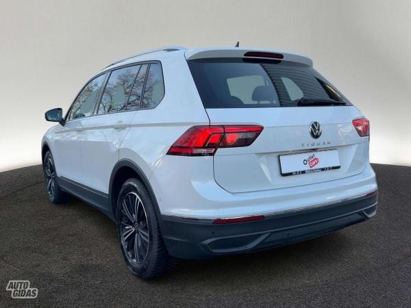 Balts Volkswagen Tiguan 2021 Kauņa, ar dzinēja tilpumu 1.50 L un nobraukumu 77 tūkst. km par 28137 €, foto 4 vietnē AUTOMOTO.COM.LV