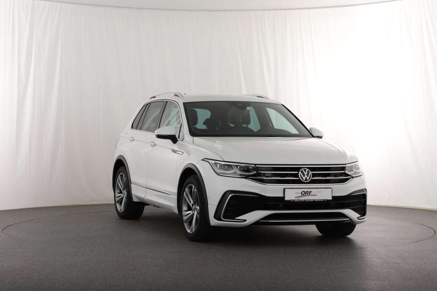 White Volkswagen Tiguan 2021 in Kaunas, with an engine capacity of 1.50 L and mileage of 64 thousand km for 31660 €, photo 2 on AUTOMOTO.COM.LV