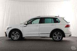 White Volkswagen Tiguan 2021 in Kaunas, with an engine capacity of 1.50 L and mileage of 64 thousand km for 31660 €, photo 6 on AUTOMOTO.COM.LV