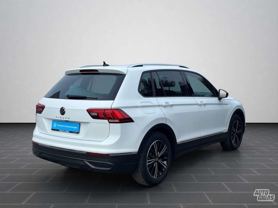 Balts Volkswagen Tiguan 2021 Kauņa, ar dzinēja tilpumu 1.50 L un nobraukumu 34 tūkst. km par 31019 €, foto 2 vietnē AUTOMOTO.COM.LV