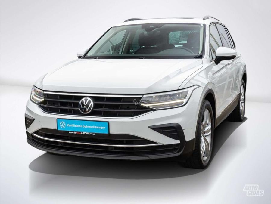 White Volkswagen Tiguan 2021 in Kaunas, with an engine capacity of 2.00 L and mileage of 48 thousand km for 32674 €, photo 15 on AUTOMOTO.COM.LV