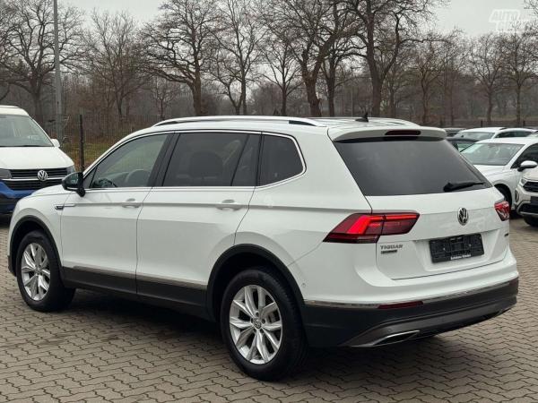 White Volkswagen Tiguan 2021 in Kaunas, with an engine capacity of 2.00 L and mileage of 91 thousand km for 33197 €, photo 3 on AUTOMOTO.COM.LV