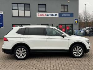 White Volkswagen Tiguan 2021 in Kaunas, with an engine capacity of 2.00 L and mileage of 91 thousand km for 33197 €, photo 6 on AUTOMOTO.COM.LV
