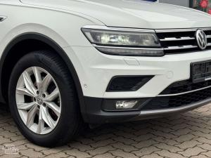 White Volkswagen Tiguan 2021 in Kaunas, with an engine capacity of 2.00 L and mileage of 91 thousand km for 33197 €, photo 7 on AUTOMOTO.COM.LV
