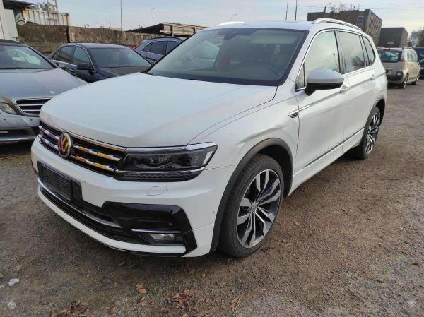 Balts Volkswagen Tiguan 2021 Panevēža, ar dzinēja tilpumu 1.97 L un nobraukumu 445 tūkst. km par 12000 €, foto 1 vietnē AUTOMOTO.COM.LV