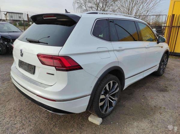 Balts Volkswagen Tiguan 2021 Panevēža, ar dzinēja tilpumu 1.97 L un nobraukumu 445 tūkst. km par 12000 €, foto 9 vietnē AUTOMOTO.COM.LV