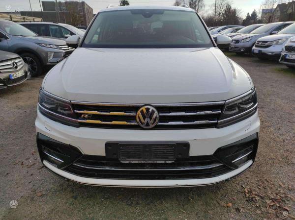 Balts Volkswagen Tiguan 2021 Panevēža, ar dzinēja tilpumu 1.97 L un nobraukumu 445 tūkst. km par 12000 €, foto 4 vietnē AUTOMOTO.COM.LV
