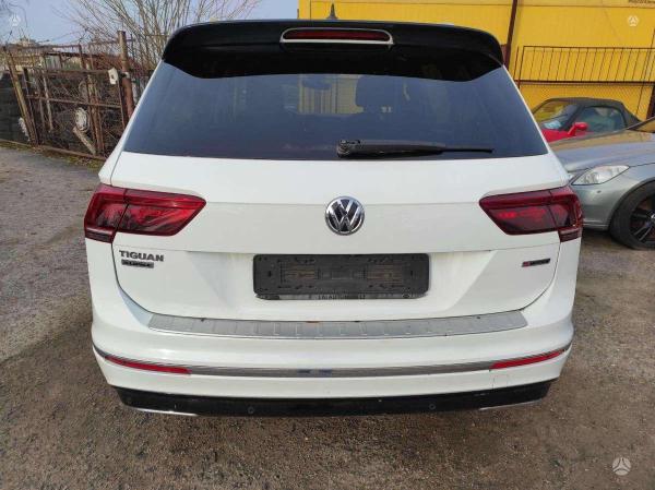Balts Volkswagen Tiguan 2021 Panevēža, ar dzinēja tilpumu 1.97 L un nobraukumu 445 tūkst. km par 12000 €, foto 10 vietnē AUTOMOTO.COM.LV