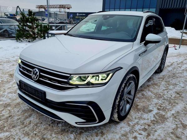 White Volkswagen Tiguan 2021 in Siauliai, with an engine capacity of 1.97 L and mileage of 180 thousand km for 22900 €, photo 1 on AUTOMOTO.COM.LV