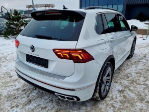 White Volkswagen Tiguan 2021 in Siauliai, with an engine capacity of 1.97 L and mileage of 180 thousand km for 22900 €, photo 8 on AUTOMOTO.COM.LV