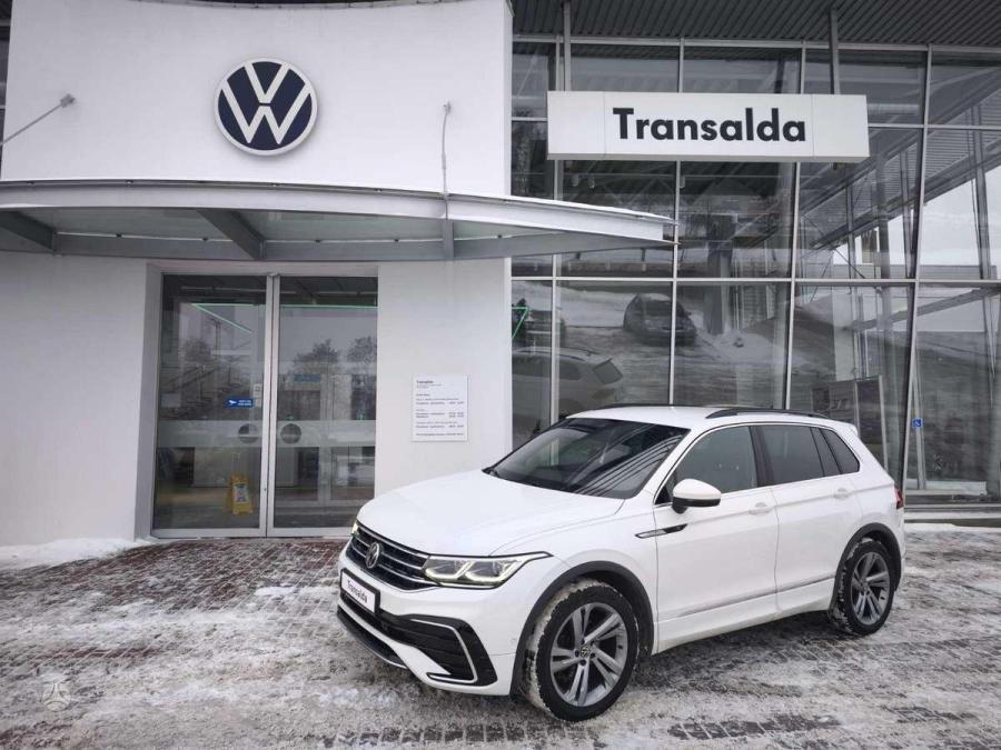 White Volkswagen Tiguan 2021 in Siauliai, with an engine capacity of 1.50 L and mileage of 74 thousand km for 26750 €, photo 1 on AUTOMOTO.COM.LV