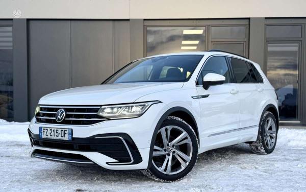 White Volkswagen Tiguan 2021 in Taurage, with an engine capacity of 1.97 L and mileage of 178 thousand km for 21500 €, photo 1 on AUTOMOTO.COM.LV