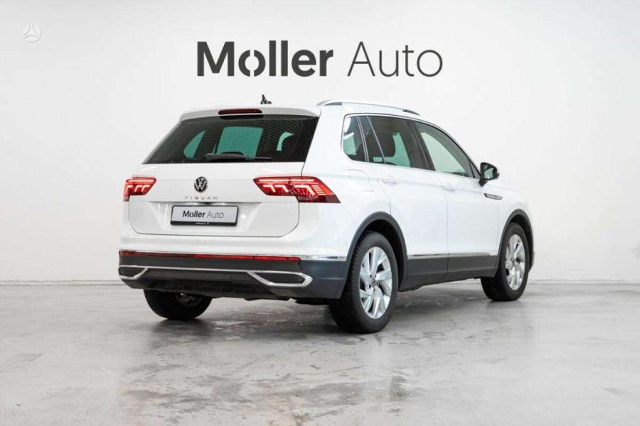 White Volkswagen Tiguan 2021 in Vilnius, with an engine capacity of 1.50 L and mileage of 92 thousand km for 24500 €, photo 3 on AUTOMOTO.COM.LV
